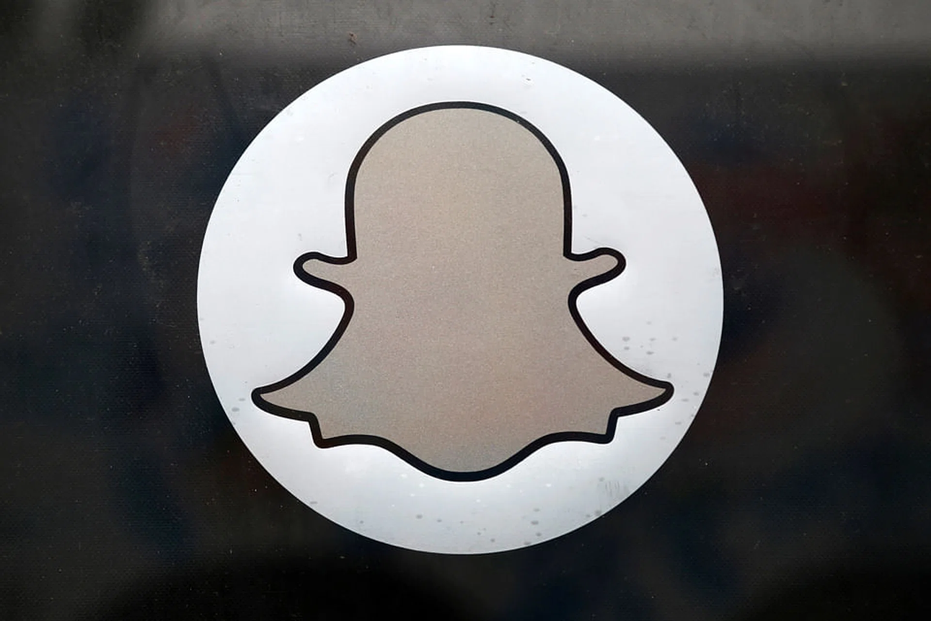 Snapchat maker expands in London ahead of public offering - The ...