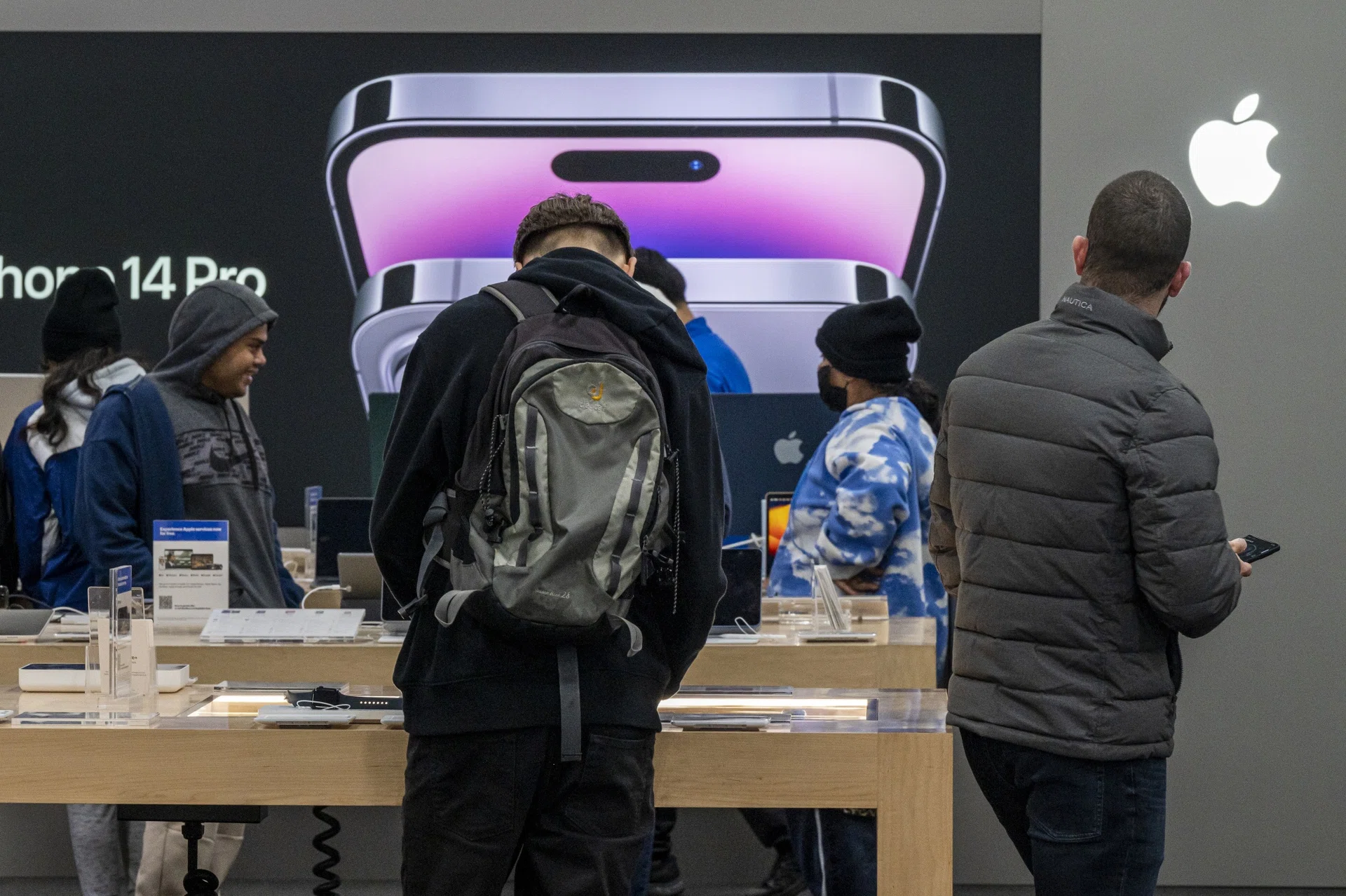 Apple to scrutinise customer history for new ‘buy now, pay later ...