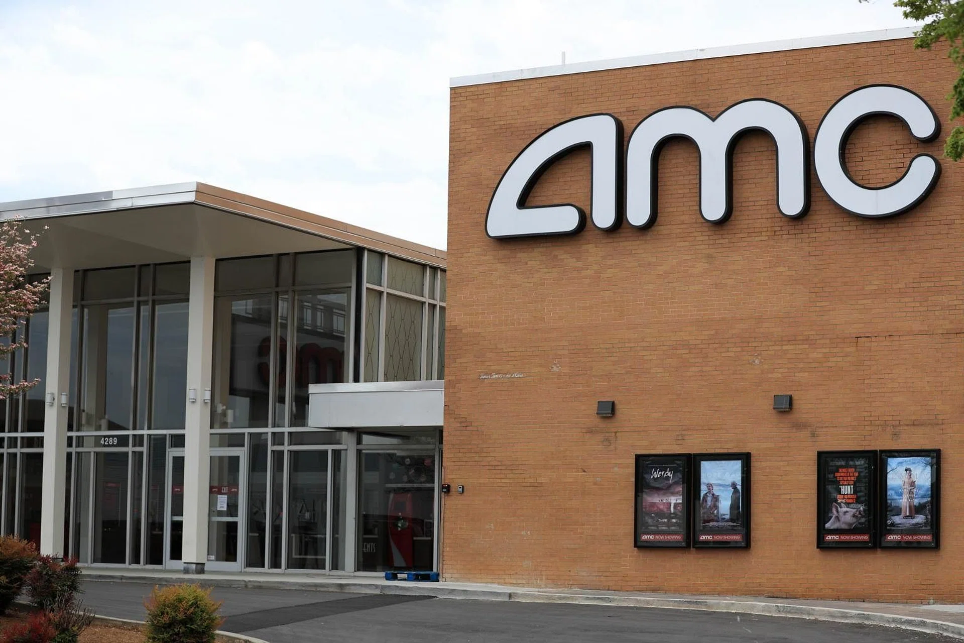 Major US cinema chains waiting for summer to reopen