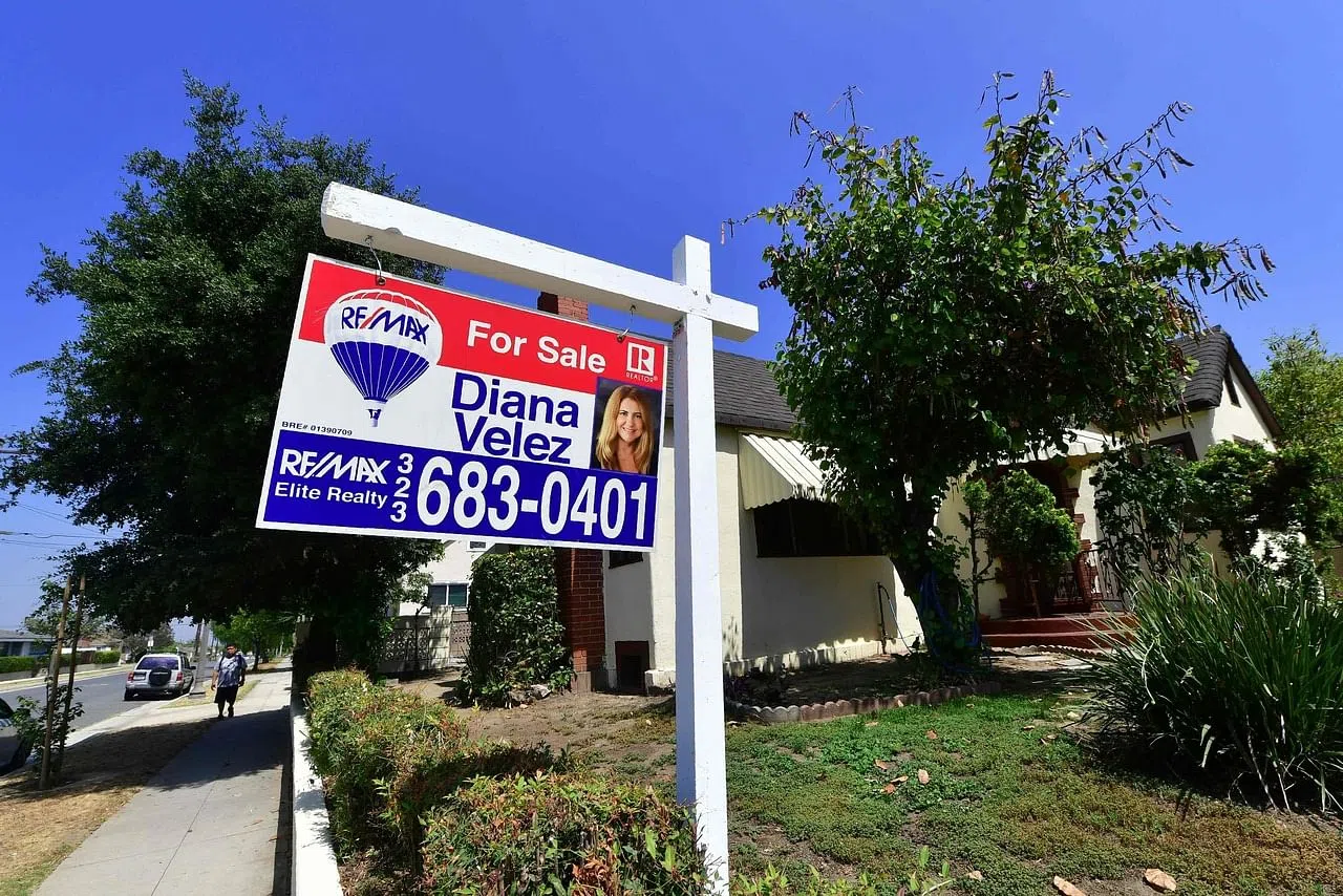 US pending home sales drop in October - The Business Times