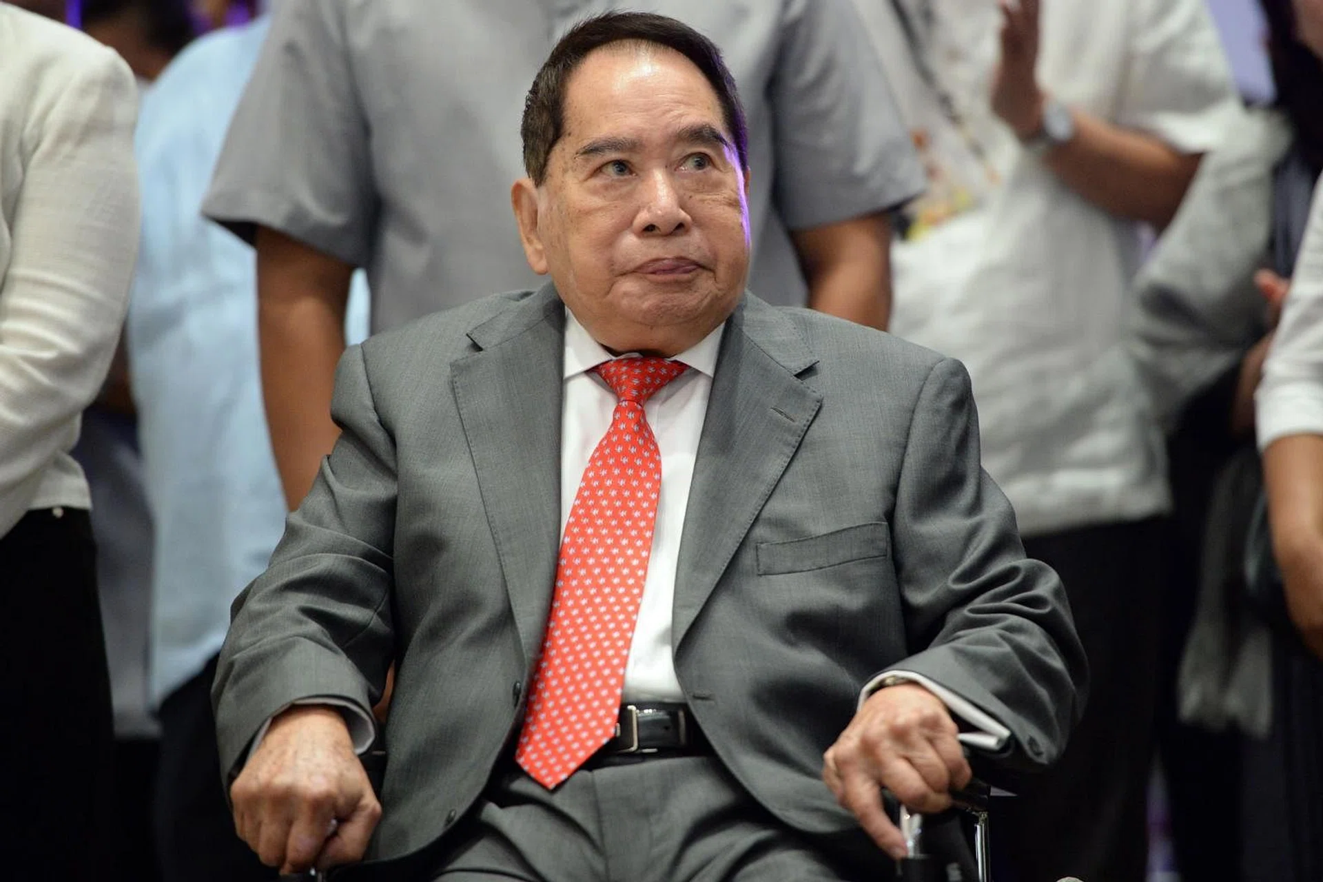 Henry Sy, the Philippines' richest man and a shopping mall tycoon, dies ...