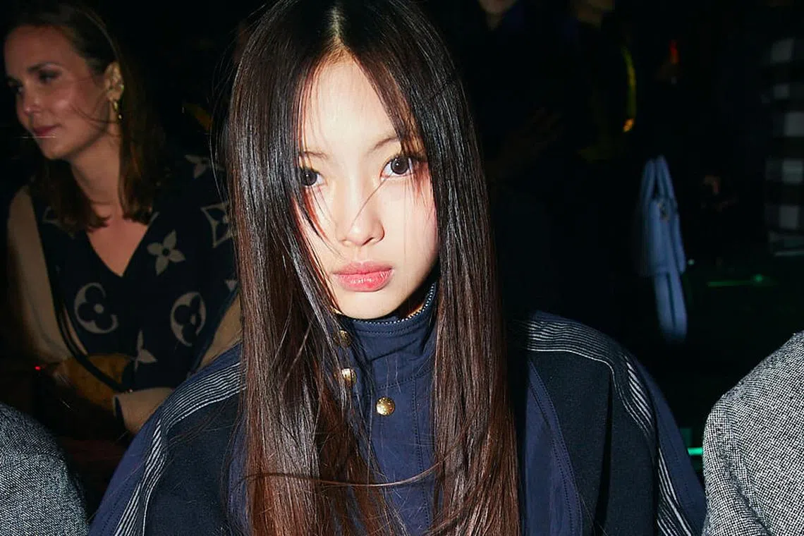 Hyein, Park Hyung-sik, Hwasa, And Sporty Meets Chic At Louis Vuitton ...