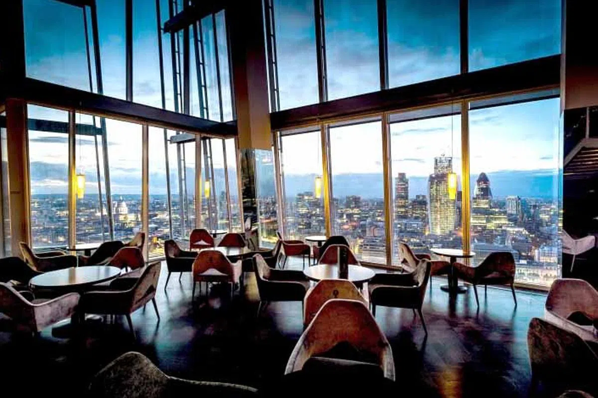 14 Breathtaking Restaurants Around The World You Have To Visit | Harper ...