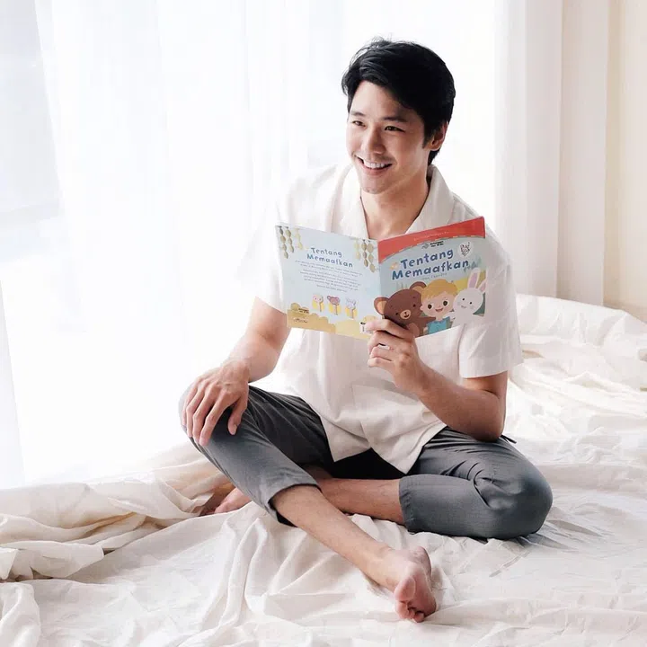 Thirst Trap Thursday: Han Chandra, The Modelesque Indonesian Blogger ...