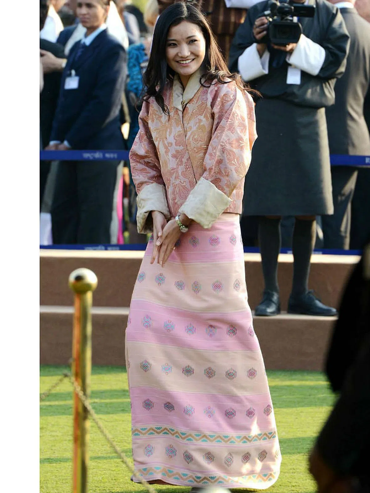 28 Stylish Women Who Married Into Royalty Throughout History | Harper's ...