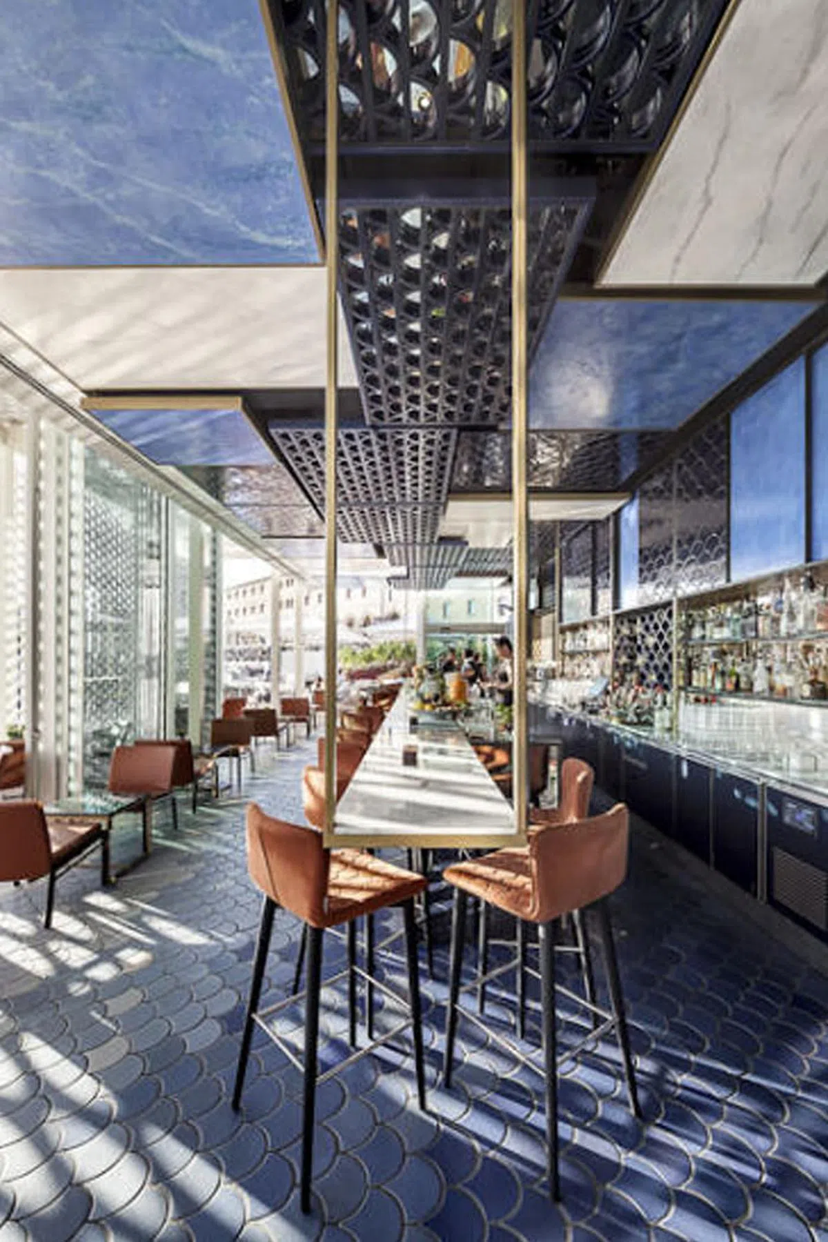 These Are The Most Beautiful Bars And Restaurants Around The World ...