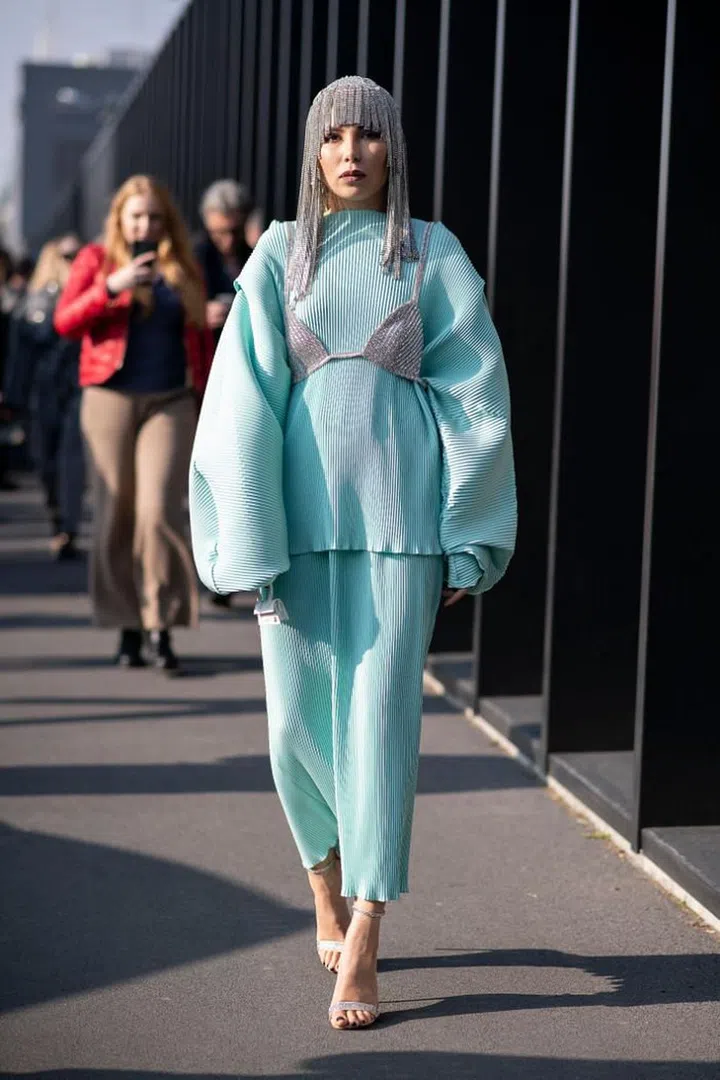 20 Colourful Street Style Looks To Brighten Your Mood | Harper's Bazaar ...