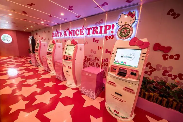 What A 14-Hour Flight On A Hello Kitty–Themed Airline Is Like | Harper's Bazaar Singapore