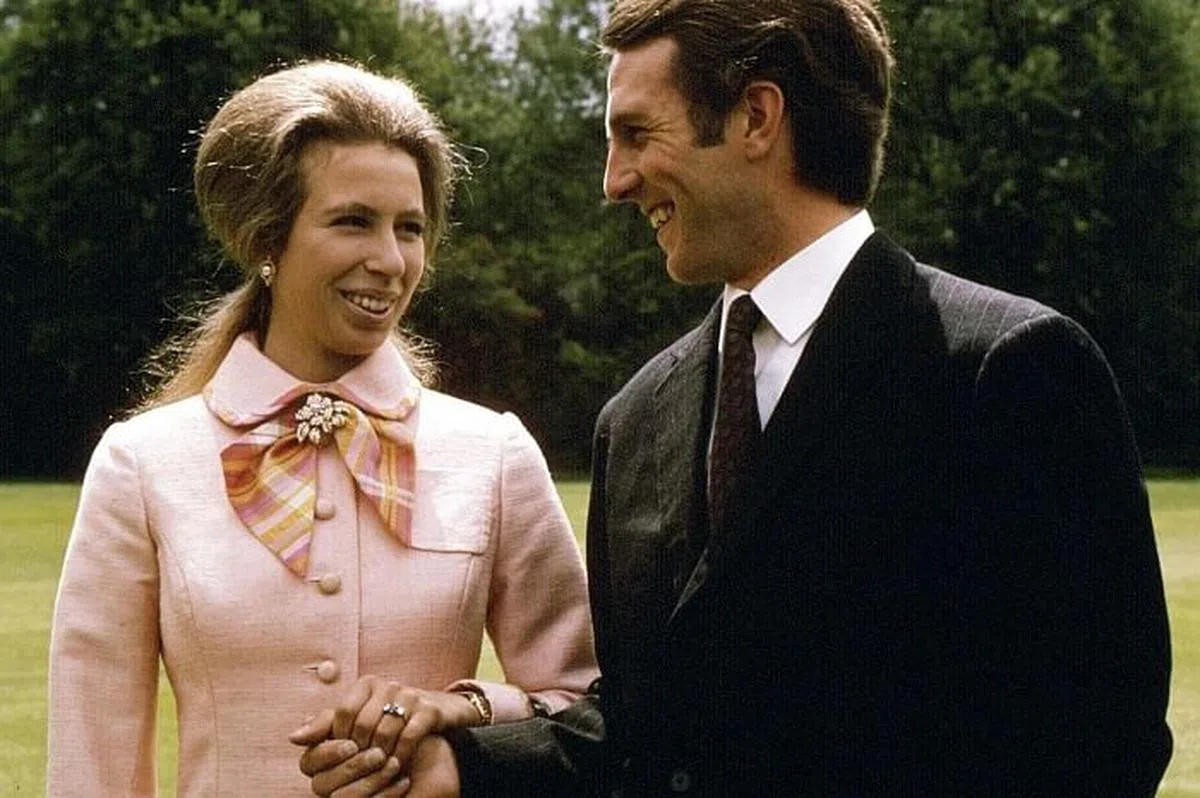 The Most Gorgeous Royal Engagement Rings: Your Official Guide To Who ...