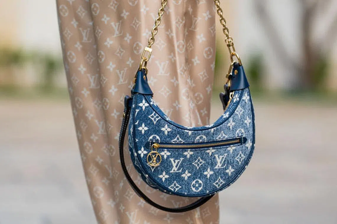 21 Crescent Bags That Give The Baguette A Run For It's Money | Harper's ...