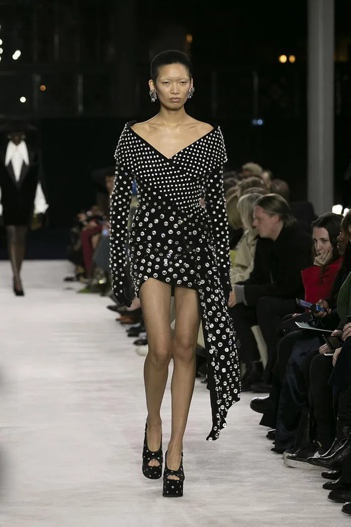 '80s Refreshed: Retro Fashion Trends Worth Trying In 2023 | Harper's ...