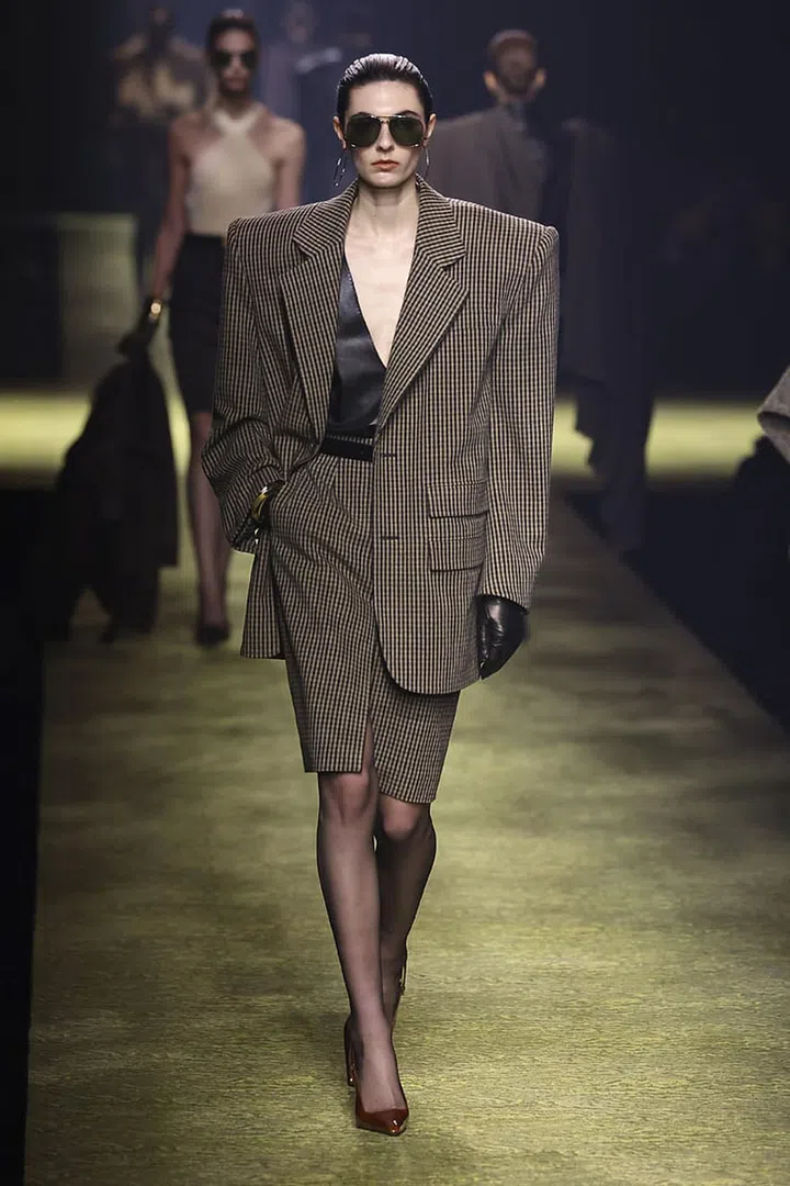 '80s Refreshed: Retro Fashion Trends Worth Trying In 2023 | Harper's ...