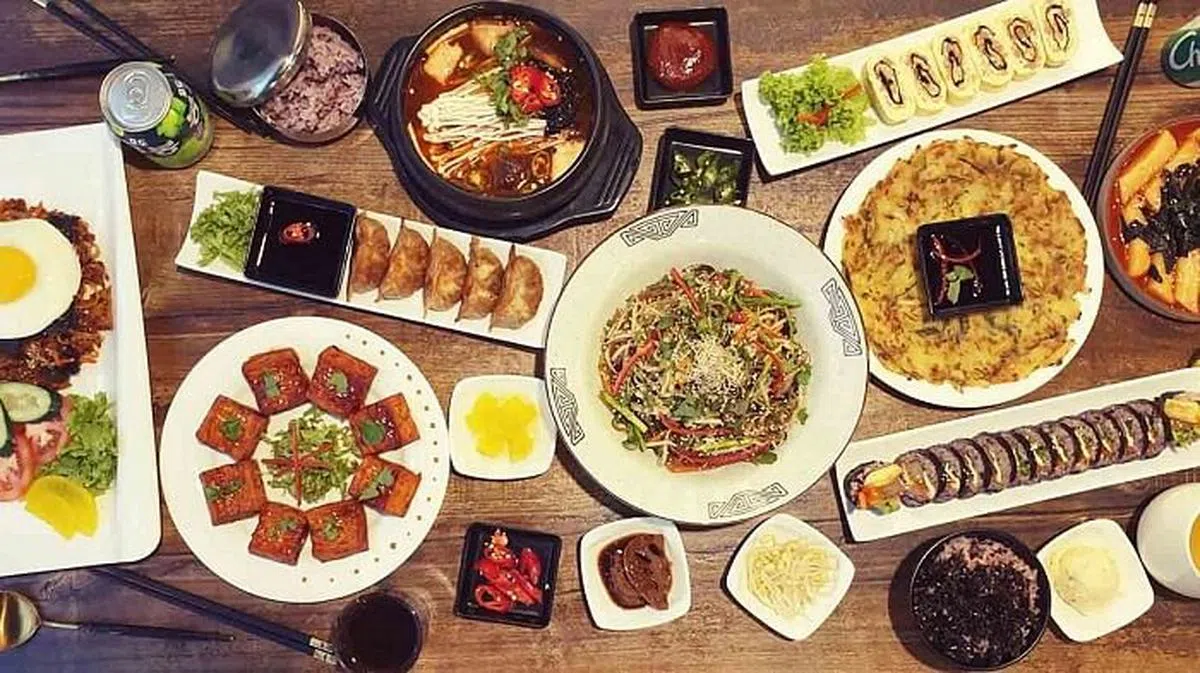 The Best Vegetarian And Vegan Restaurants In Singapore | Harper's ...