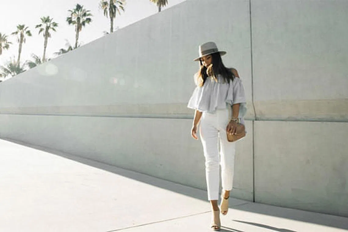 The Secret Tricks Fashion Bloggers Use To Get The Perfect #OOTD Shot | Harper's Bazaar Singapore